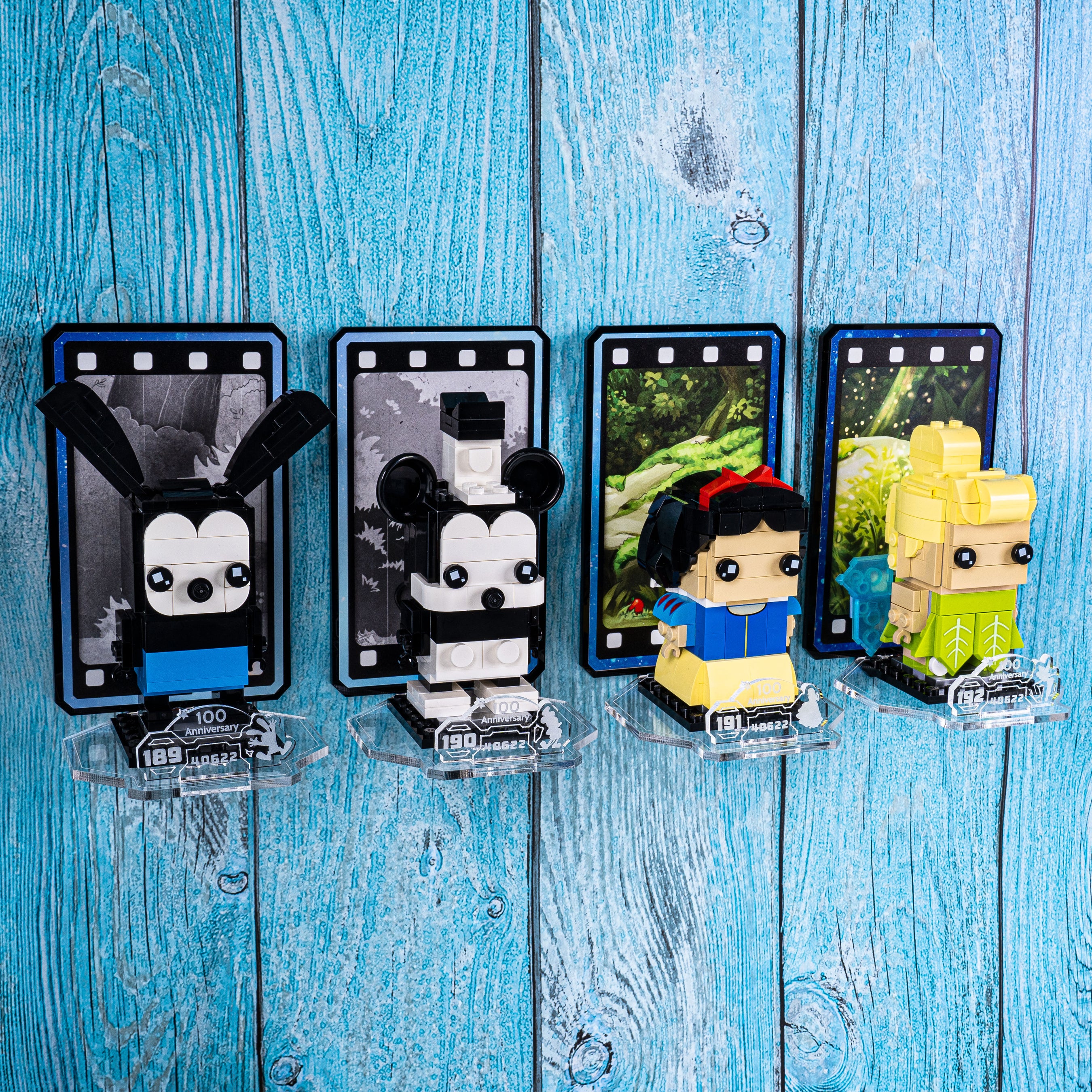 Display for LEGO Brickheadz Disney 100th Celebration 40622 — Wicked Brick