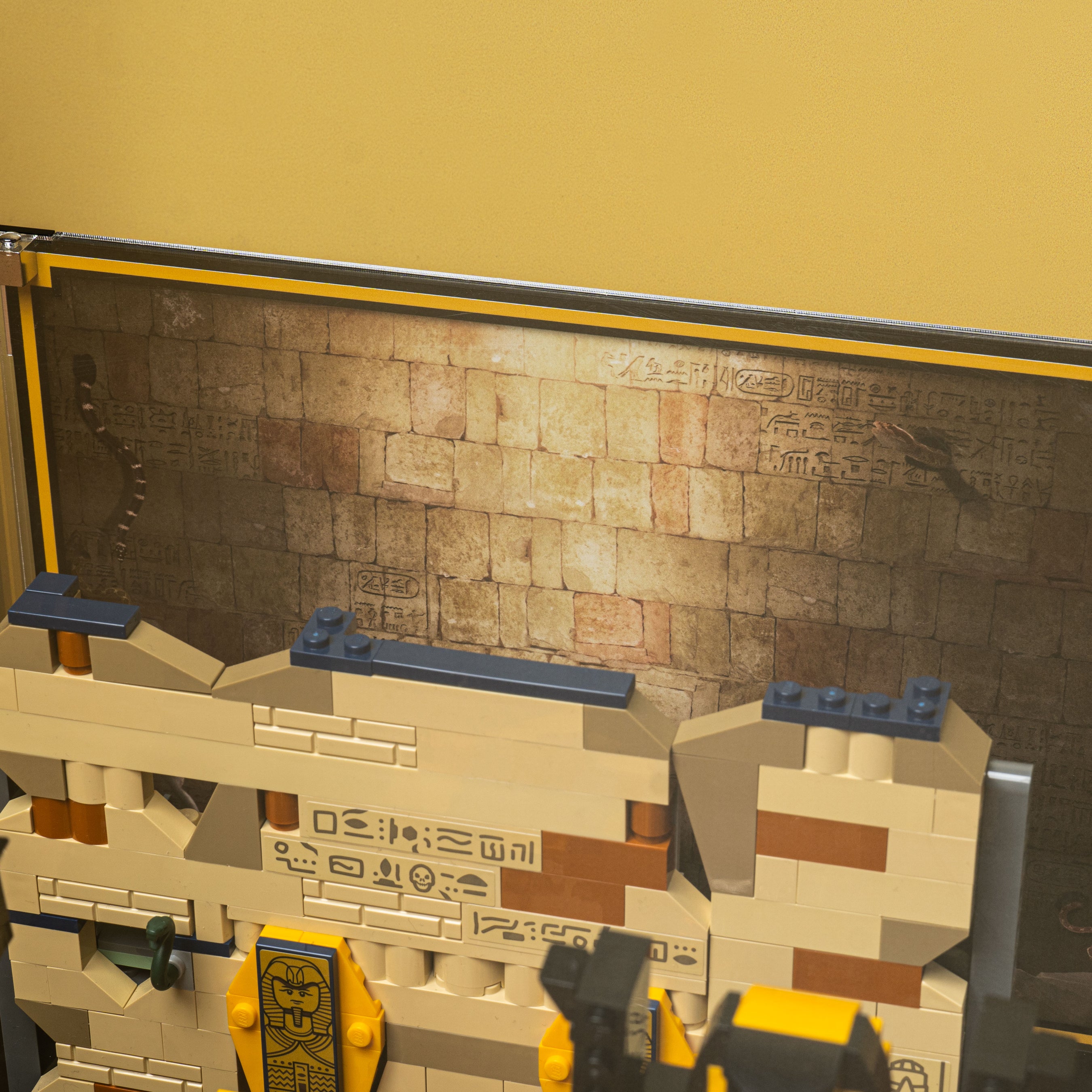 Display Case for LEGO Indiana Jones Escape from the Lost Tomb 77013 ...