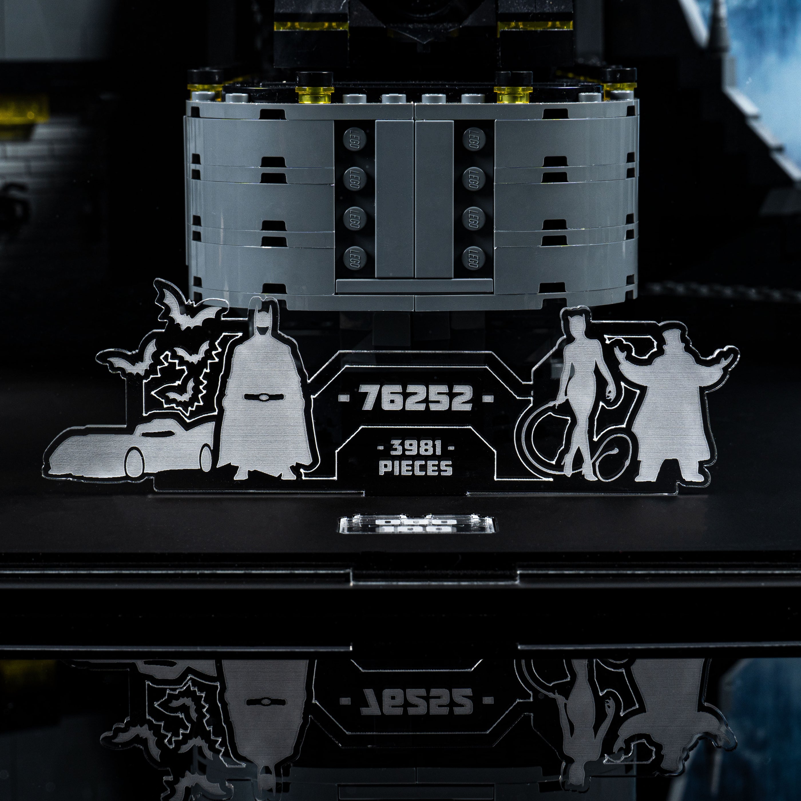 Limited Edition Display Case for LEGO® Batcave™ Shadow Box (76252 ...