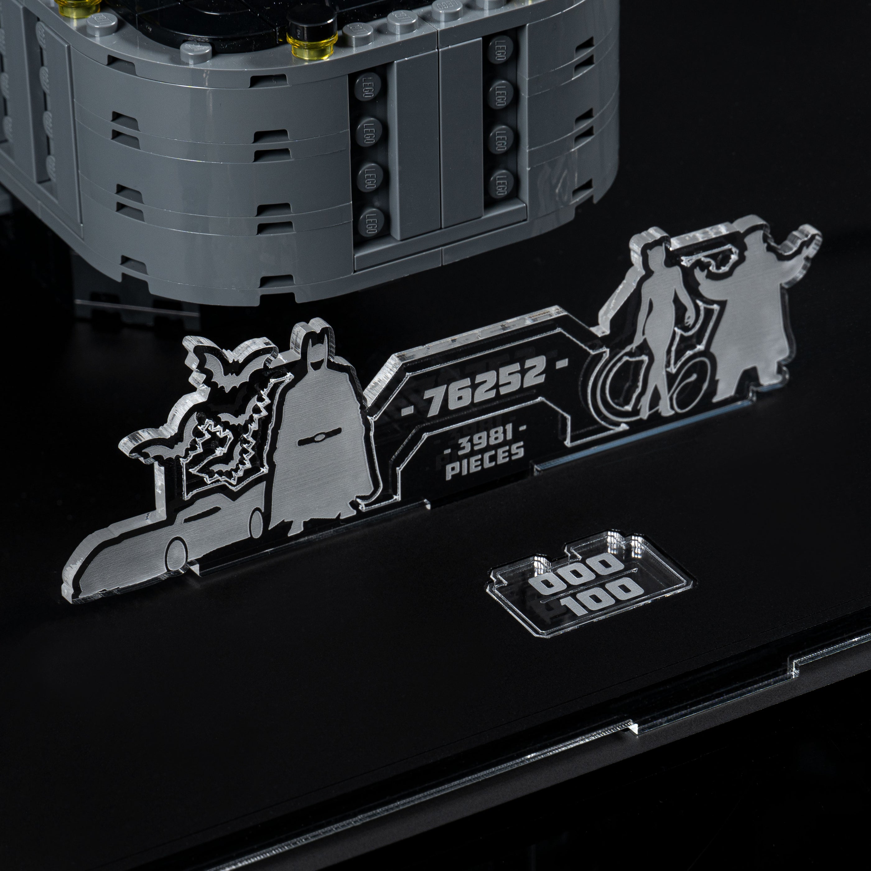 Limited Edition Display case for LEGO® Batcave™ Shadow Box (76252 ...
