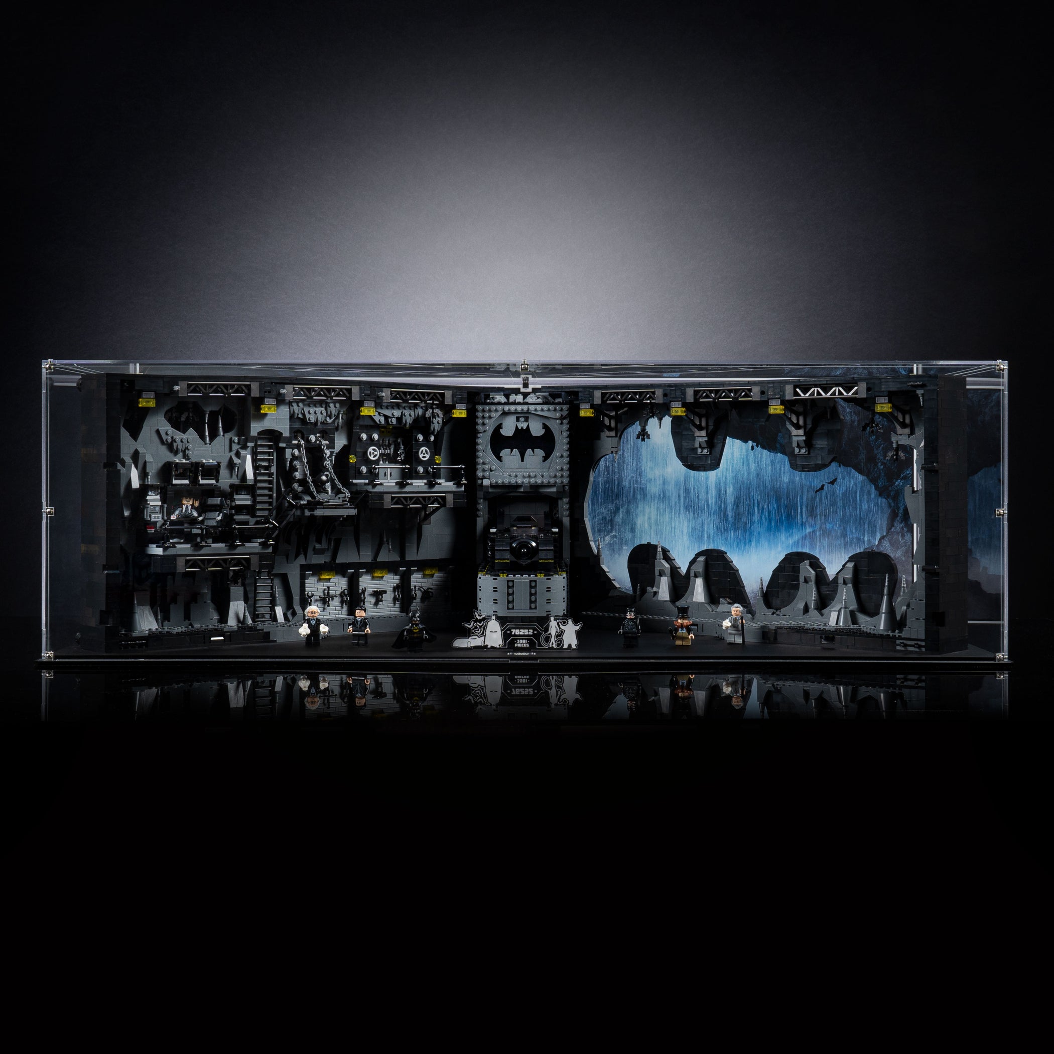 Limited Edition Display Case for LEGO® Batcave™ Shadow Box (76252 ...