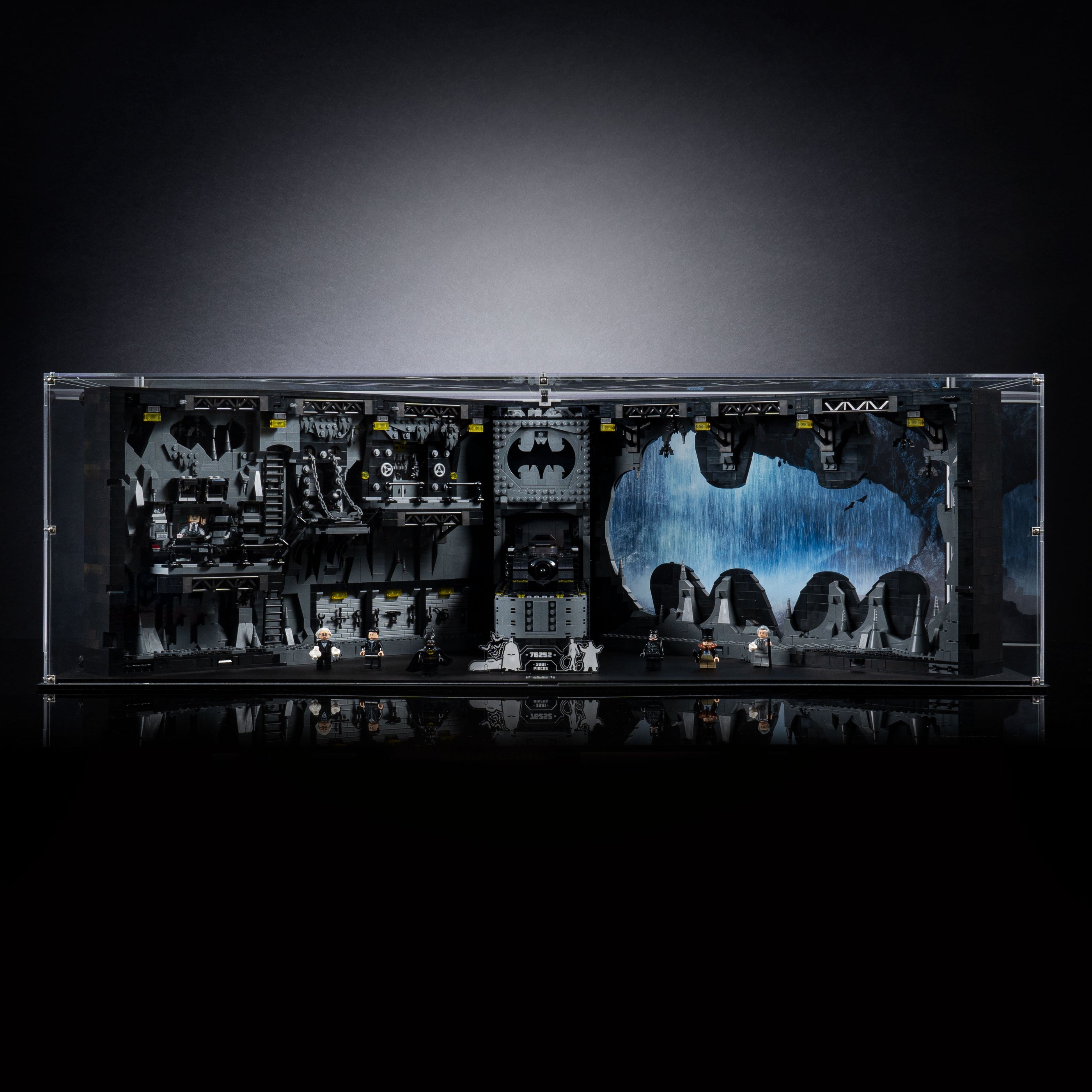 Limited Edition Display Case for LEGO® Batcave™ Shadow Box (76252 ...