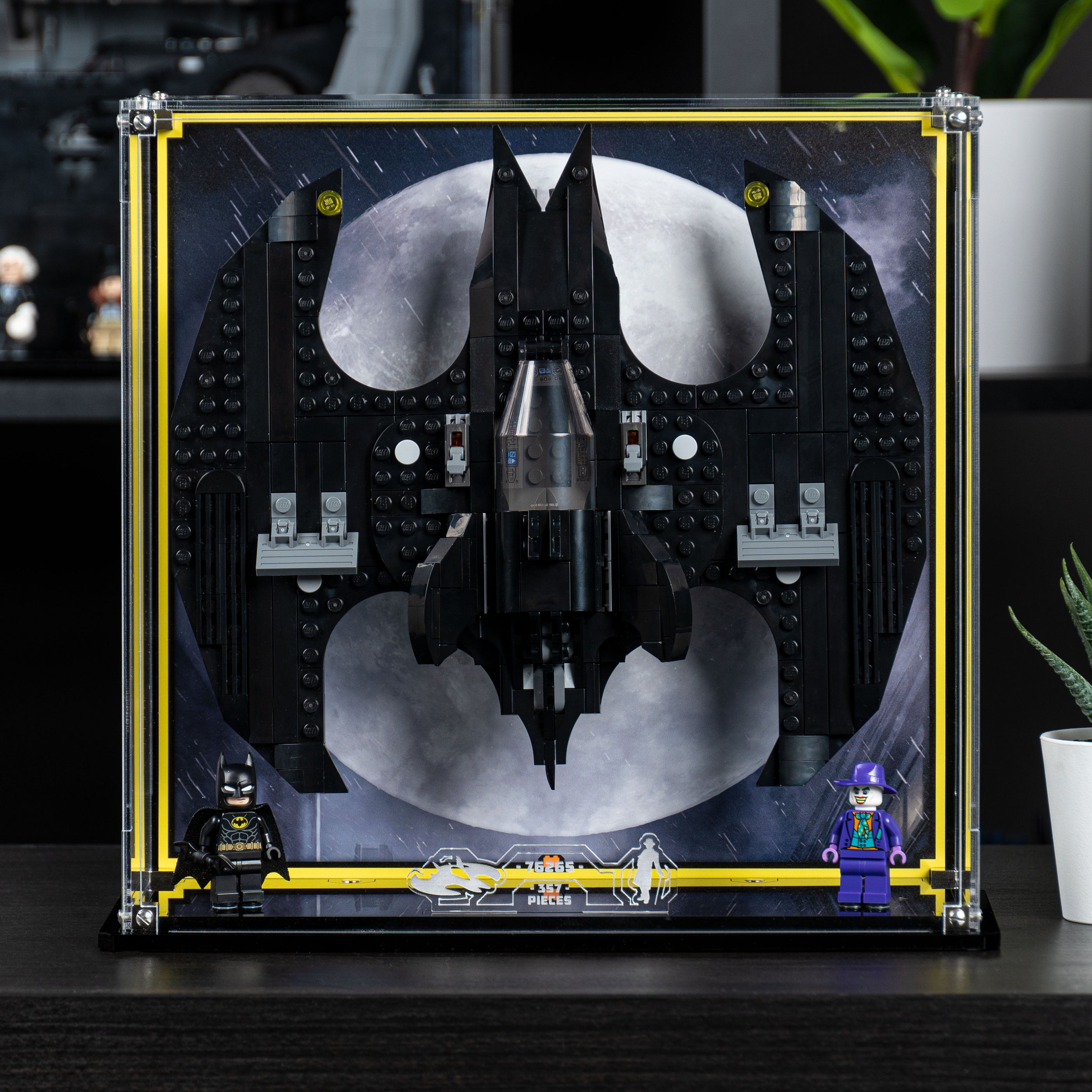Display Case for LEGO® Batman: Batwing: Batman™ vs. The Joker™ (76265 ...