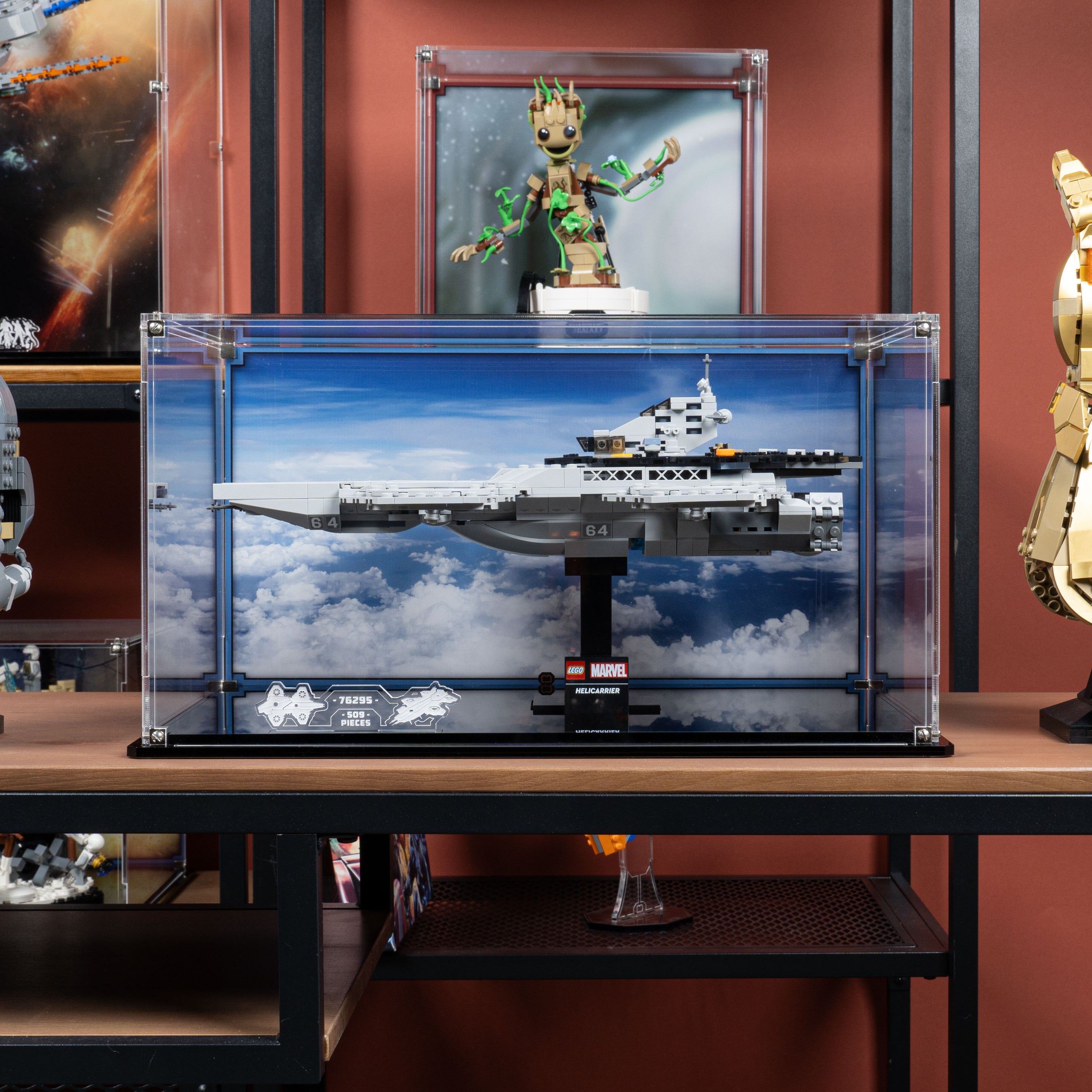 Display Case for LEGO® Marvel™ The Avengers Helicarrier (76295 ...