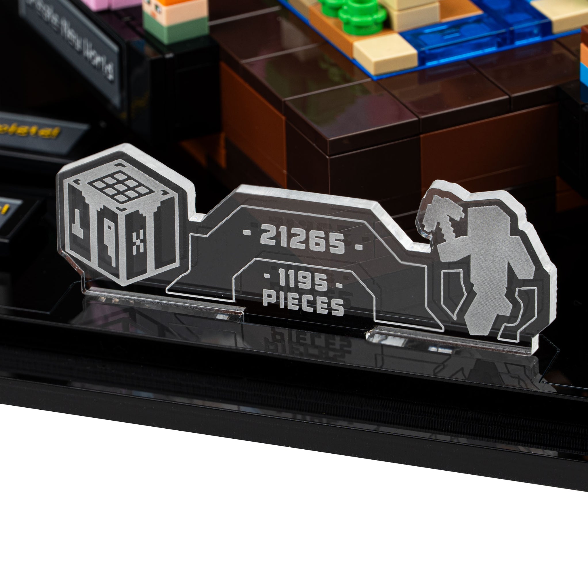 Display Case for LEGO® Minecraft™: Crafting Table (21265) — Wicked Brick