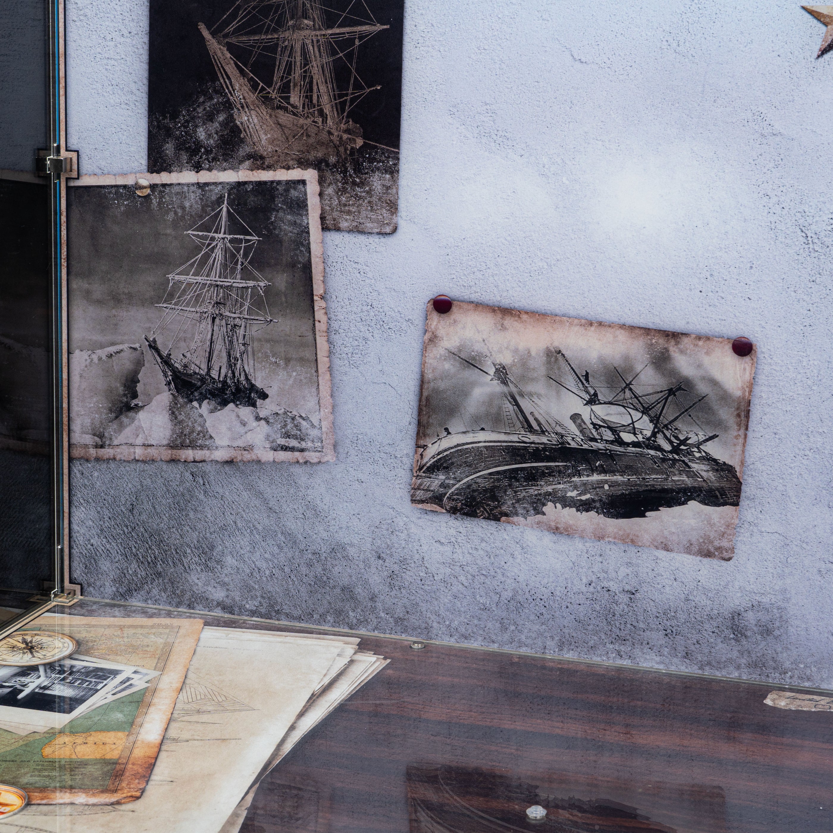 Limited Edition Display Case for LEGO® Icons: The Endurance (10335) an ...