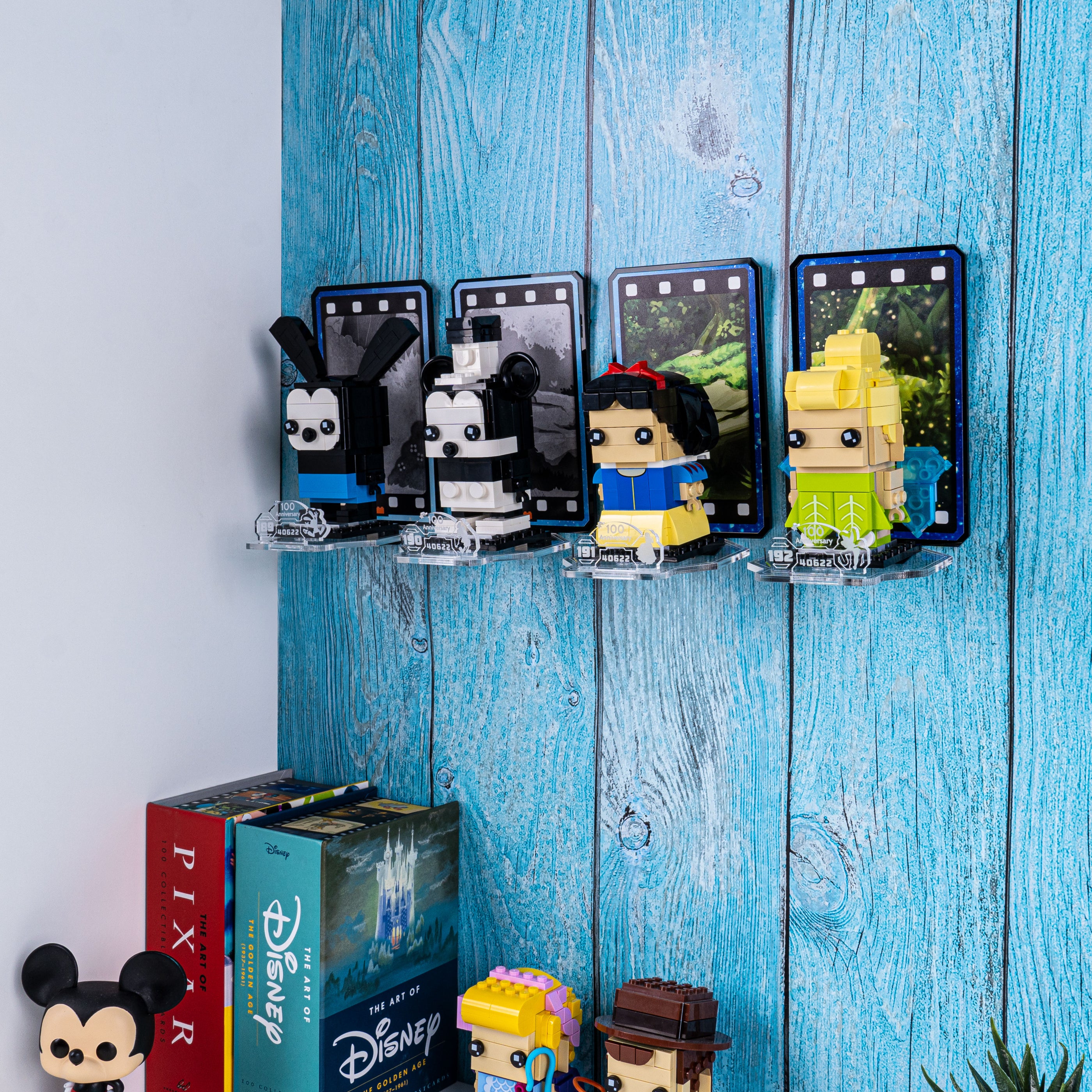 Display for LEGO Brickheadz Disney 100th Celebration 40622 — Wicked Brick