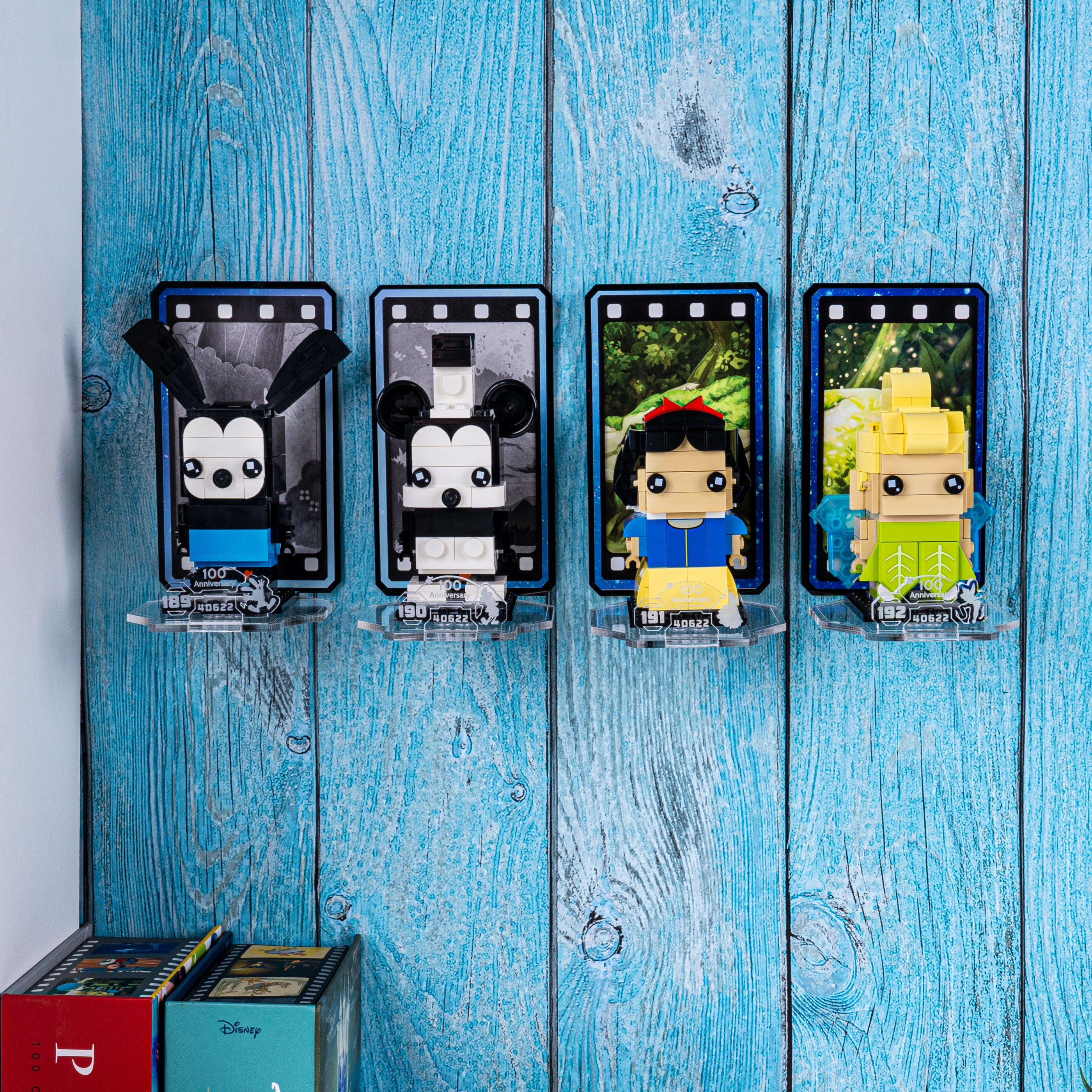 Display for LEGO Brickheadz Disney 100th Celebration 40622 — Wicked Brick