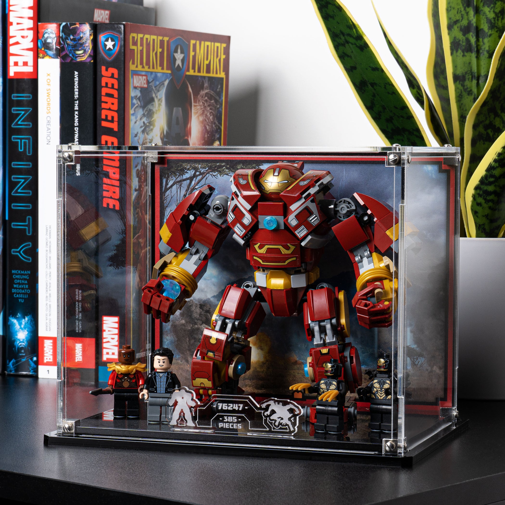 Display case for LEGO® Marvel: The Hulkbuster: The Battle of Wakanda ...